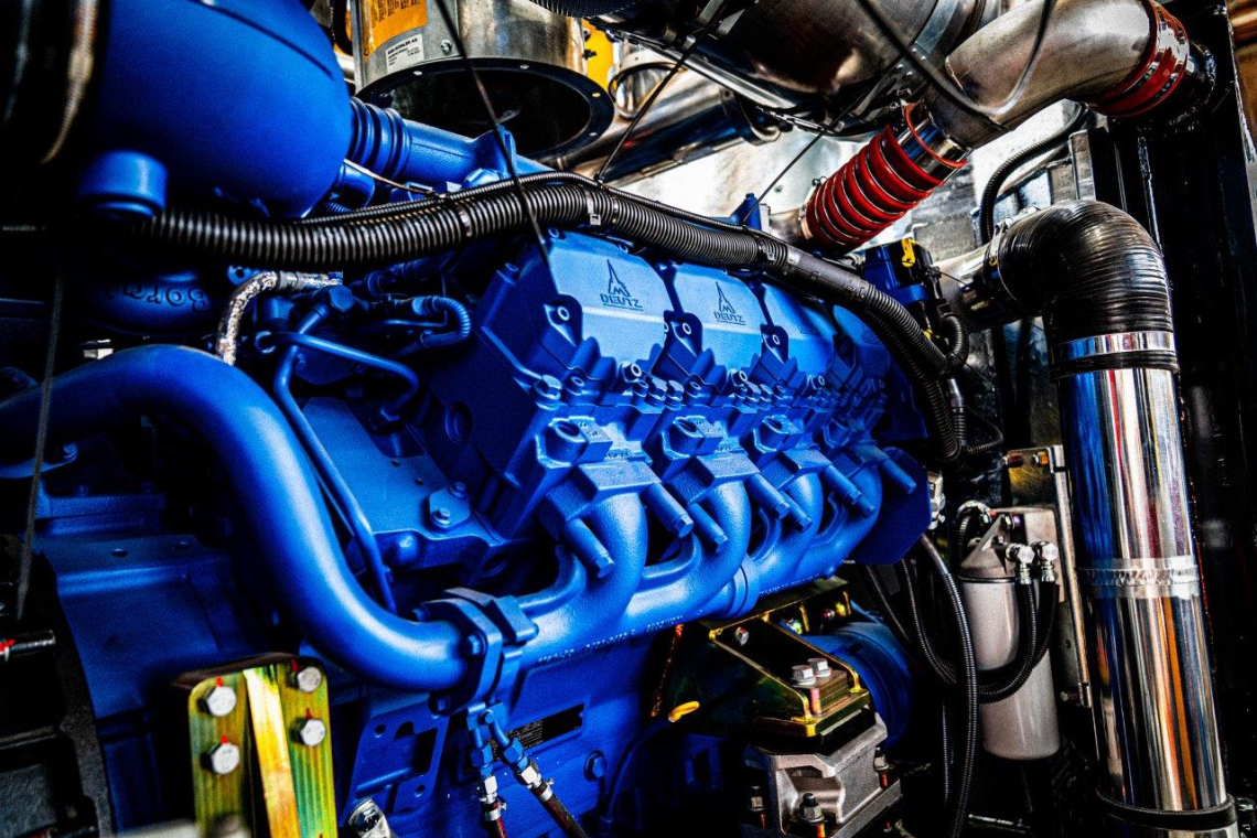 Müller Technologie AG baut innovative Tribrid-Lokomotive Aeam 841