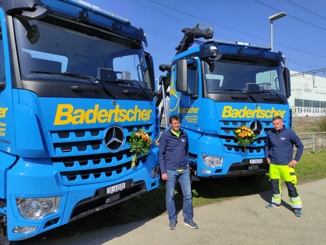 Zwei neue Mercedes Benz Arocs mit VDL Containersystemen BV ...