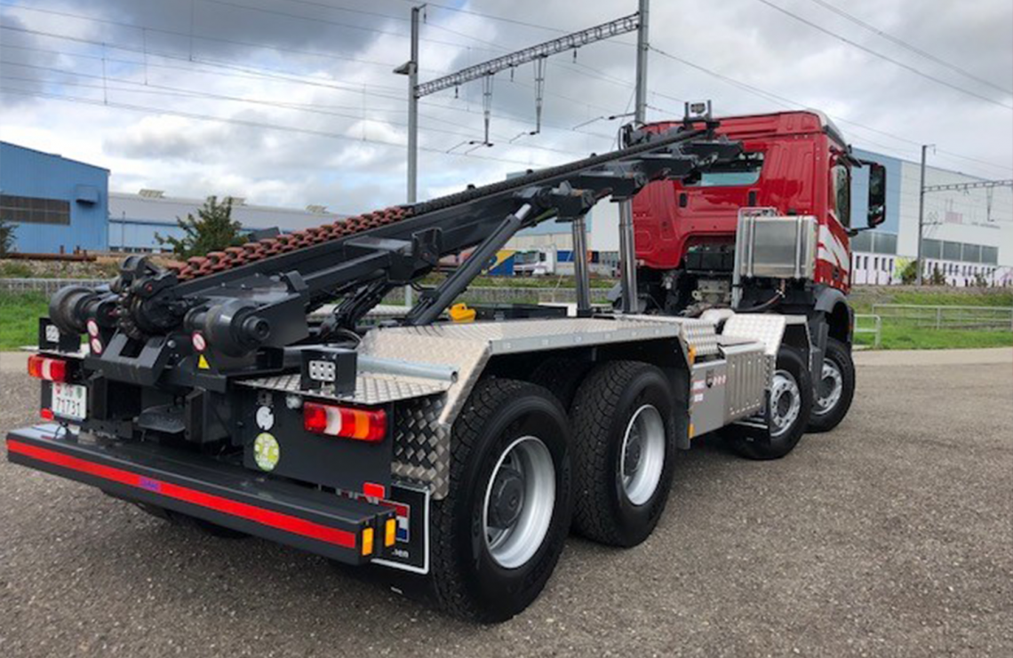 Ein neues VDL Containersystemen BV Kettengerät für die Zingg ...